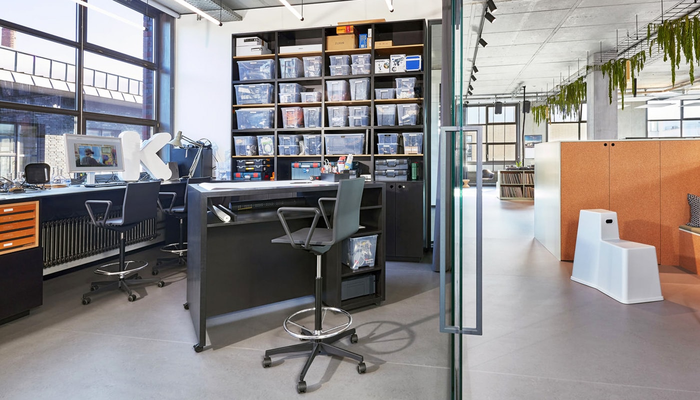 Vitra .04 Sedia e .04 Counter sgabello | Della Chiara